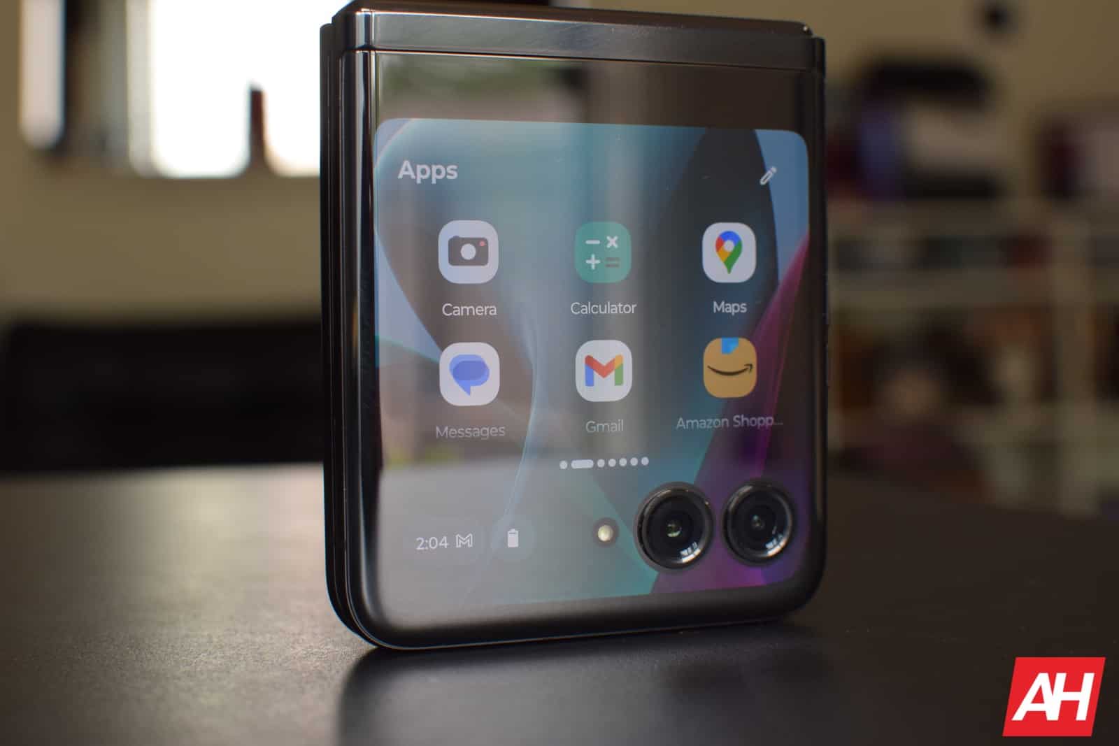 Les Motorola Razr et Razr+ 2023 commencent à recevoir Android 14 ...