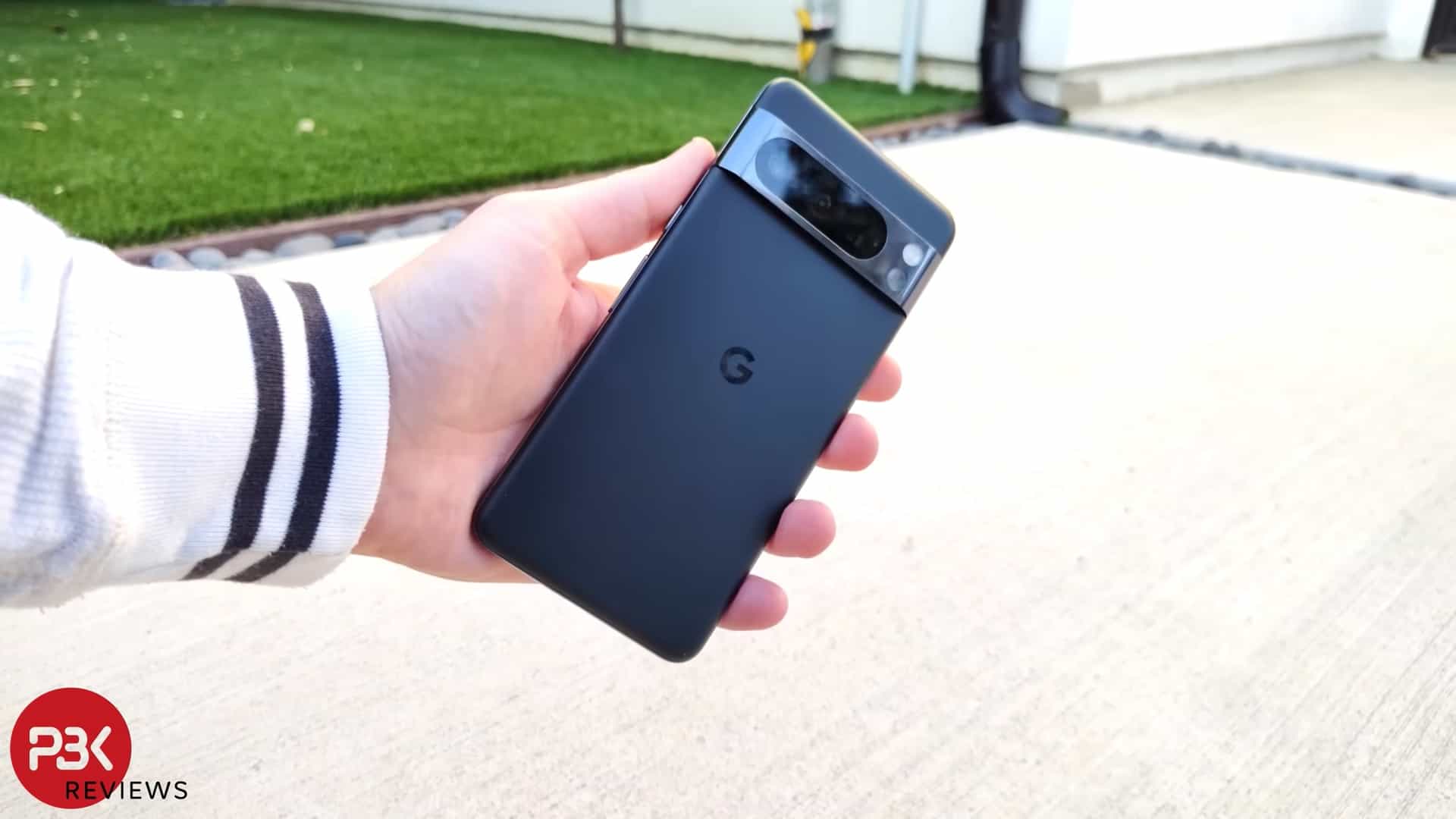 Le Pixel 8 Pro brille lors du test de chute et surpasse ses concurrents ...