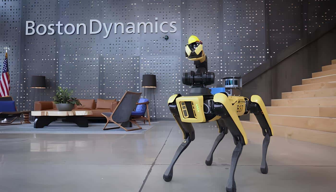 Le robot Spot de Boston Dynamics utilise l'IA pour impressionner les ...