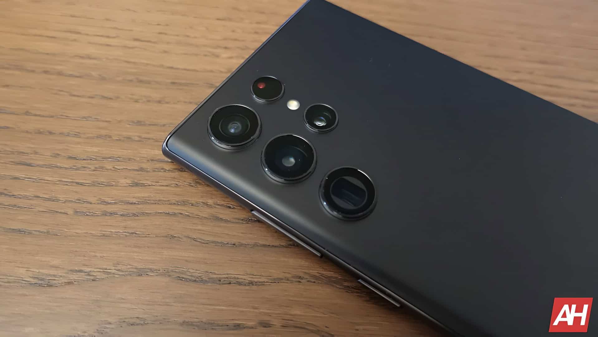 Le Galaxy S22 reçoit la mise à jour de novembre 2025 avec des ...