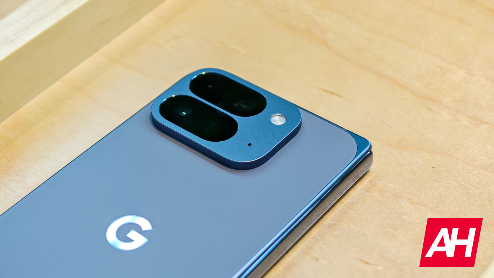 Prêt à plier ? Le Pixel 10 Pro Fold de Google est officiellement mis en ...