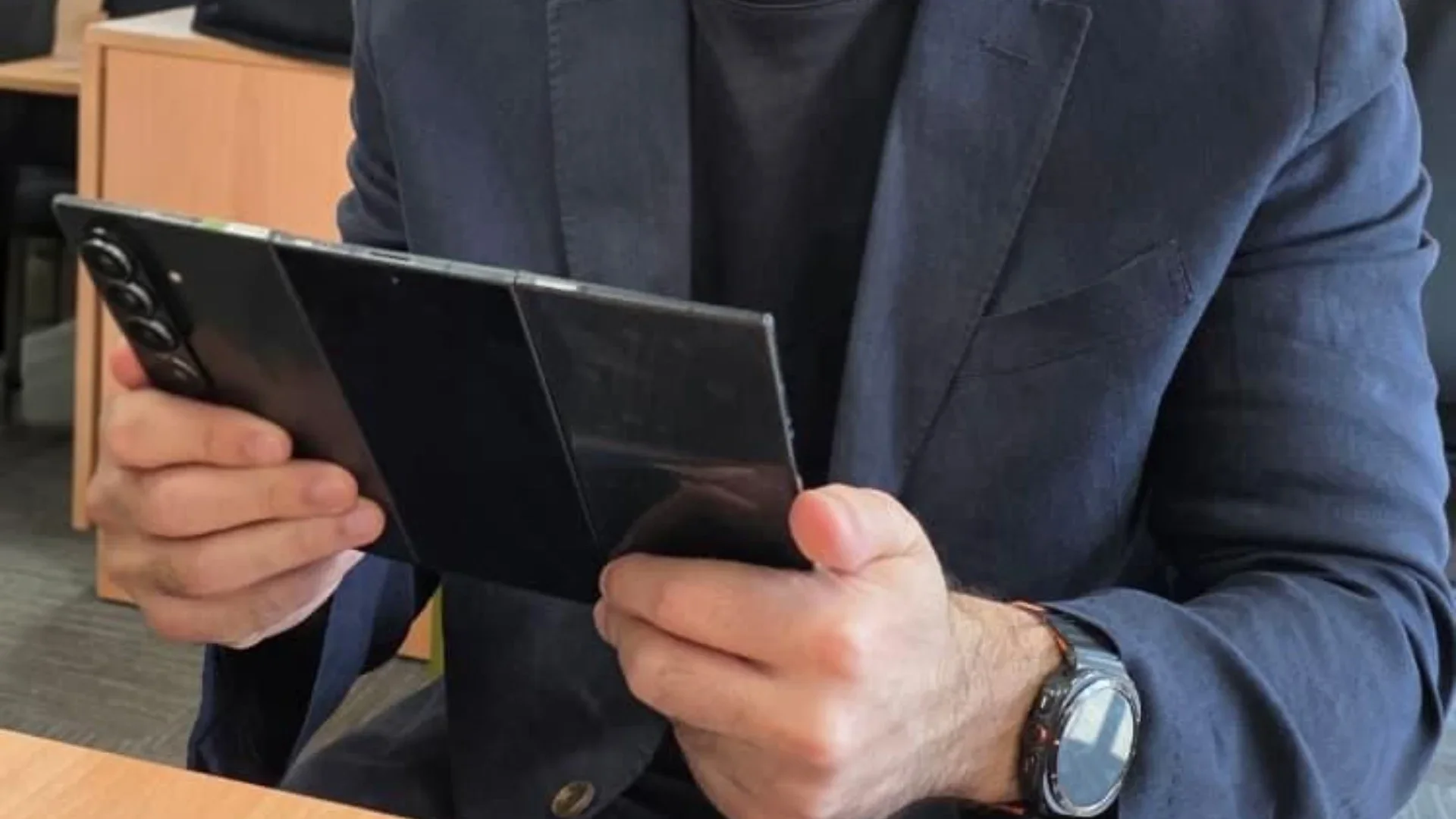 Le remplacement de l'écran Galaxy Z TriFold vous coûtera plus de 1 100 ...